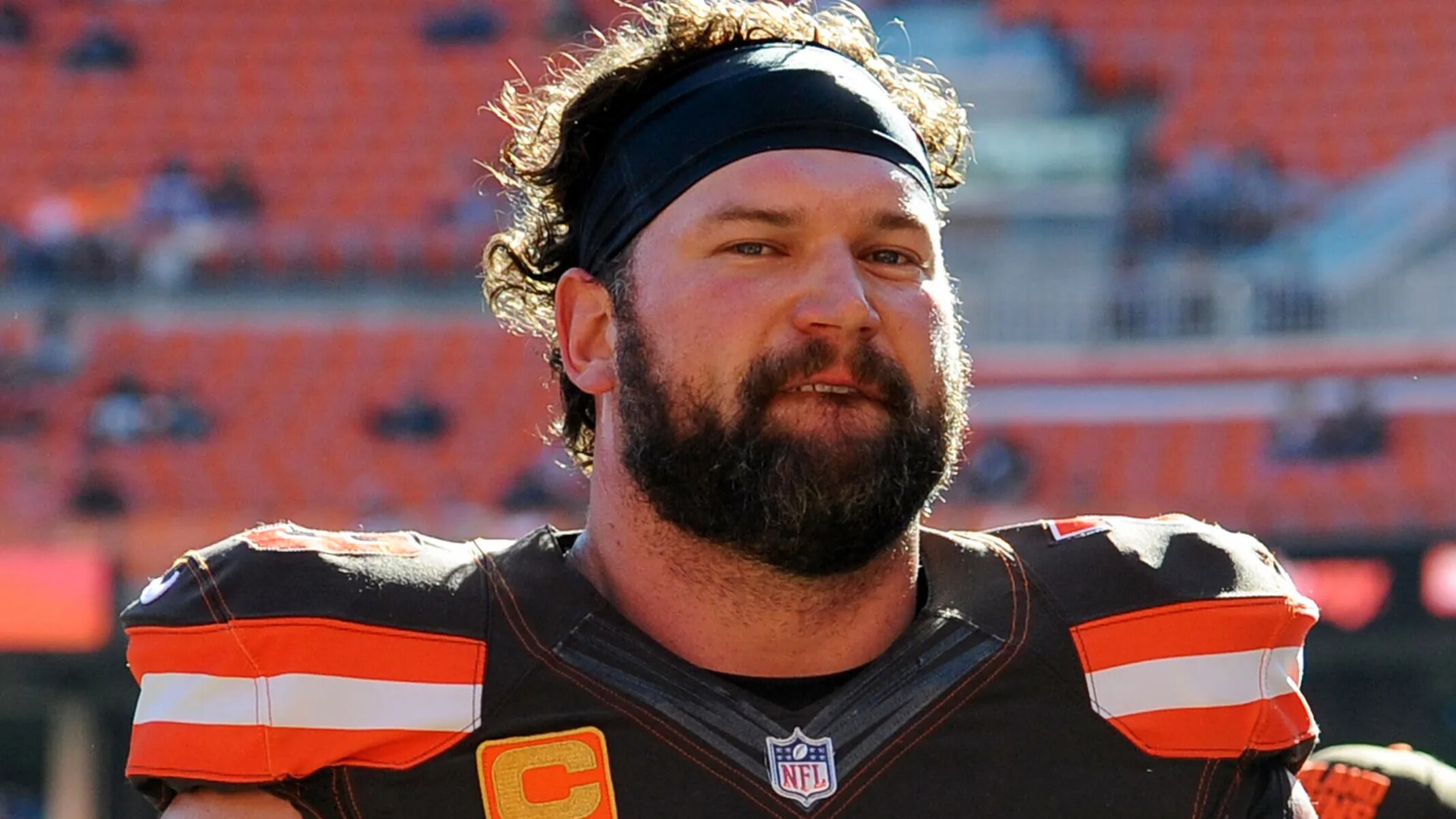 "Cleveland Browns Confirm Joe Thomas' Comeback as Head Coach..."