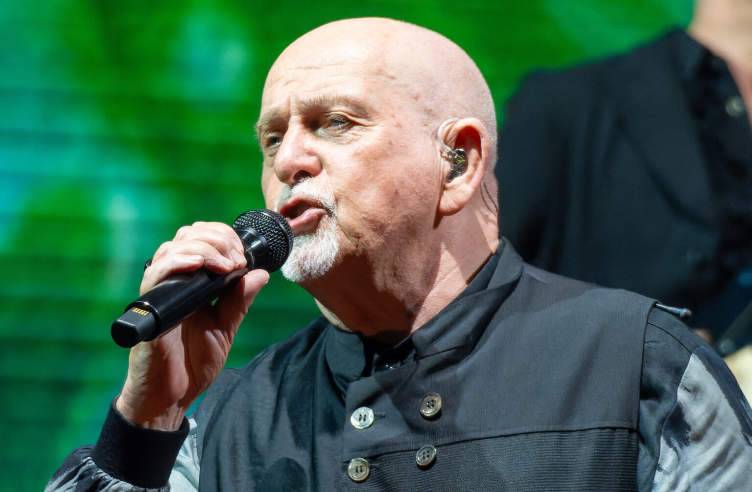BREAKING NEWS: Legendary Singer and Songwriter Peter Gabriel Sends a ...