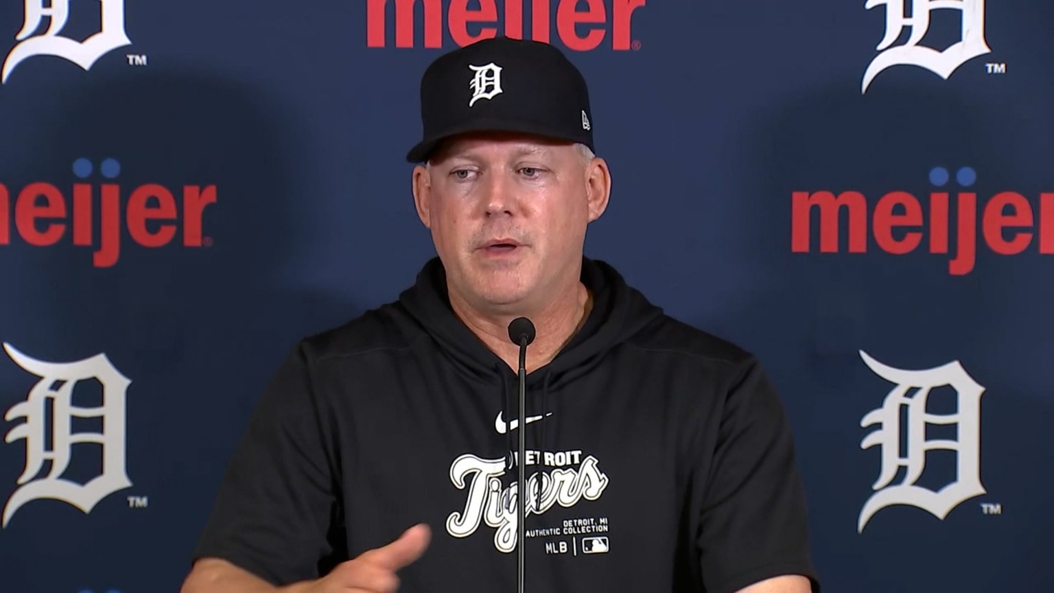 "No, I'm Leaving": Detroit Tigers Manager A.J. Hinch Rejects Contract ...