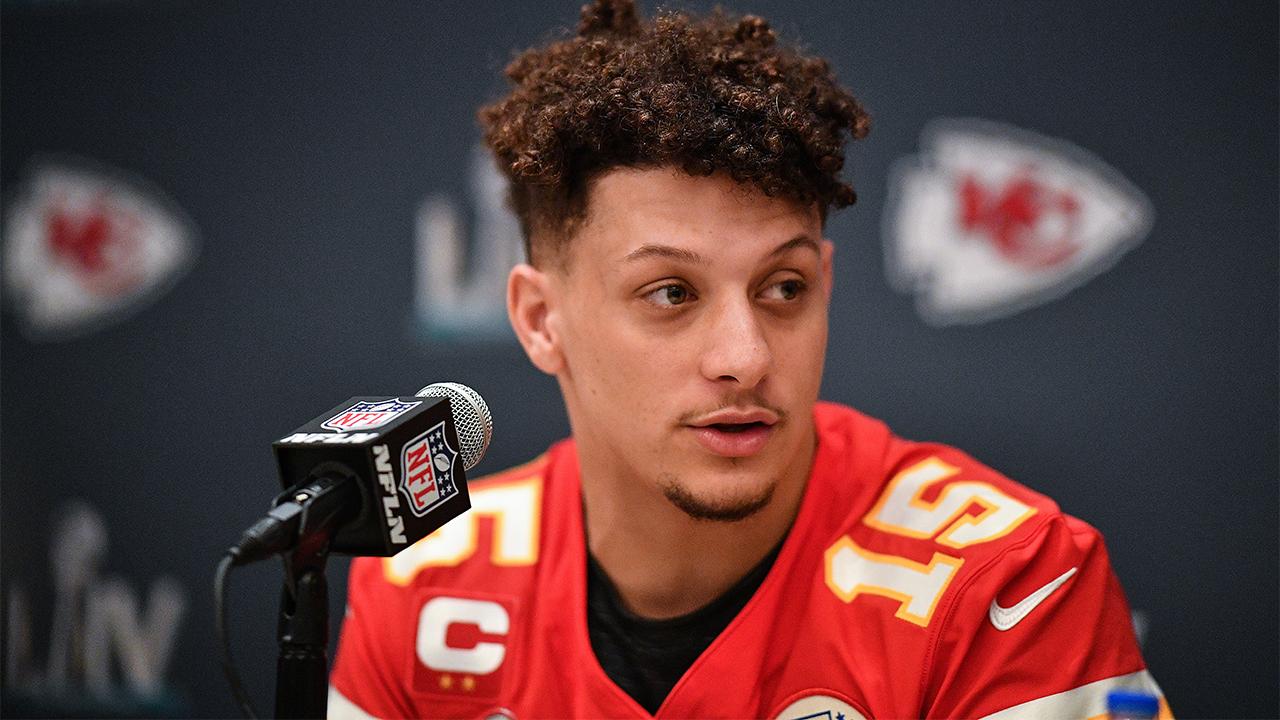 Patrick Mahomes Signs Two-Year Contract Extension with Kansas City ...
