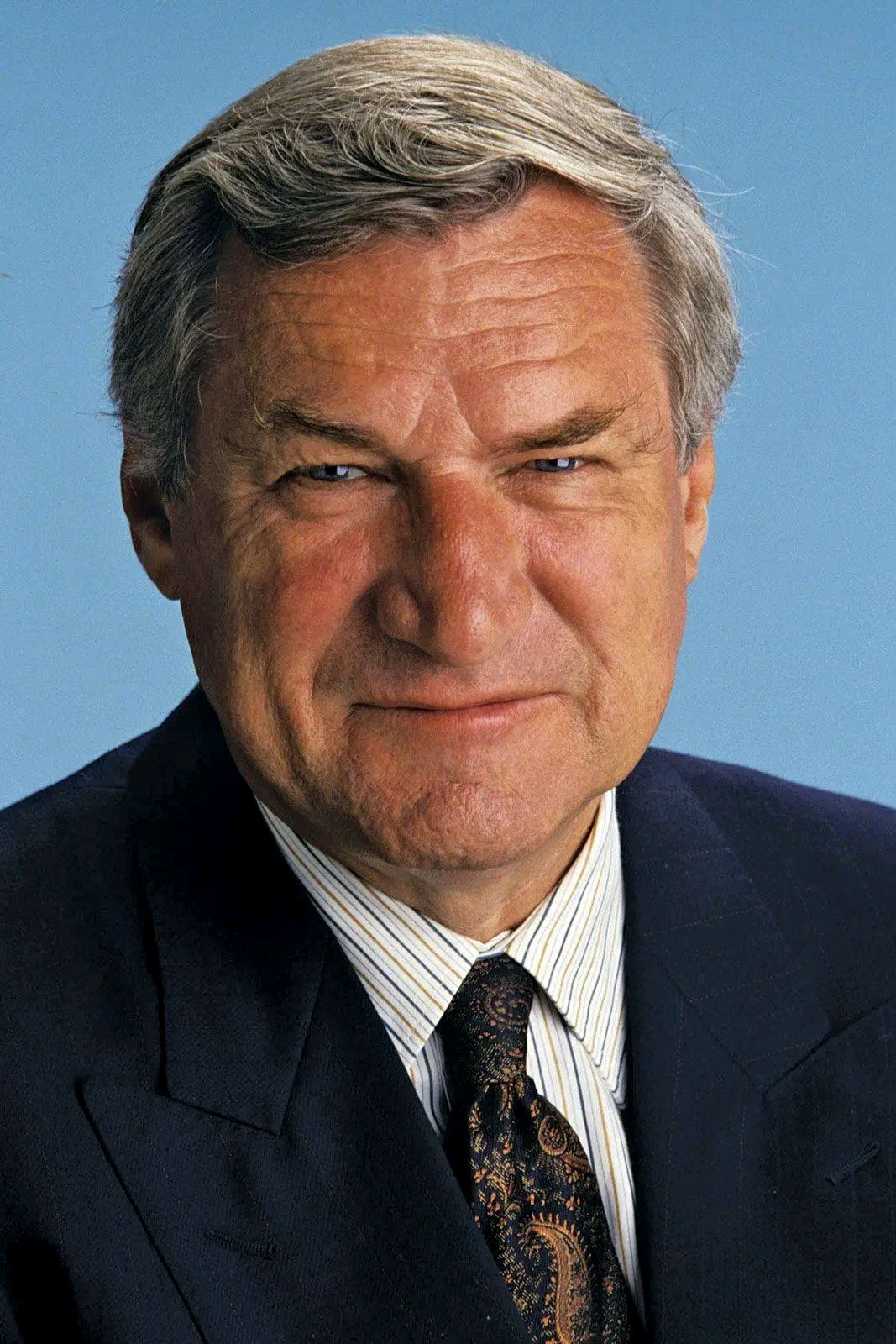 Netflix to Release Emotional Dean Smith Documentary Honoring Legendary ...