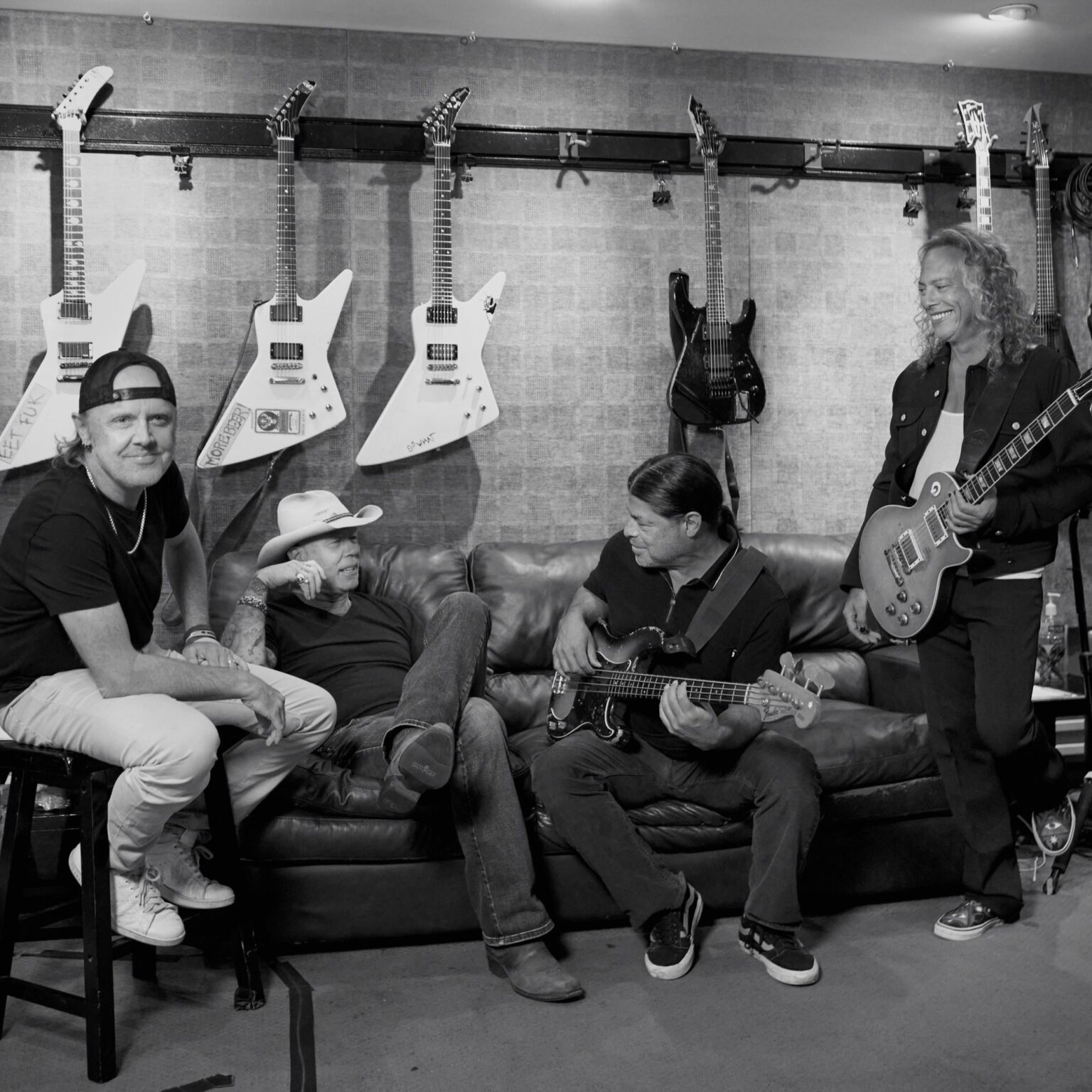 Breaking: Fans Stunned After Flyers General Manager Daniel